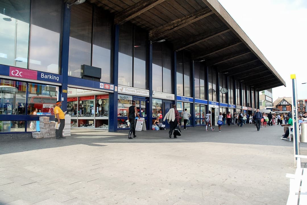 Living in Se28 - Area Guide | Foxtons