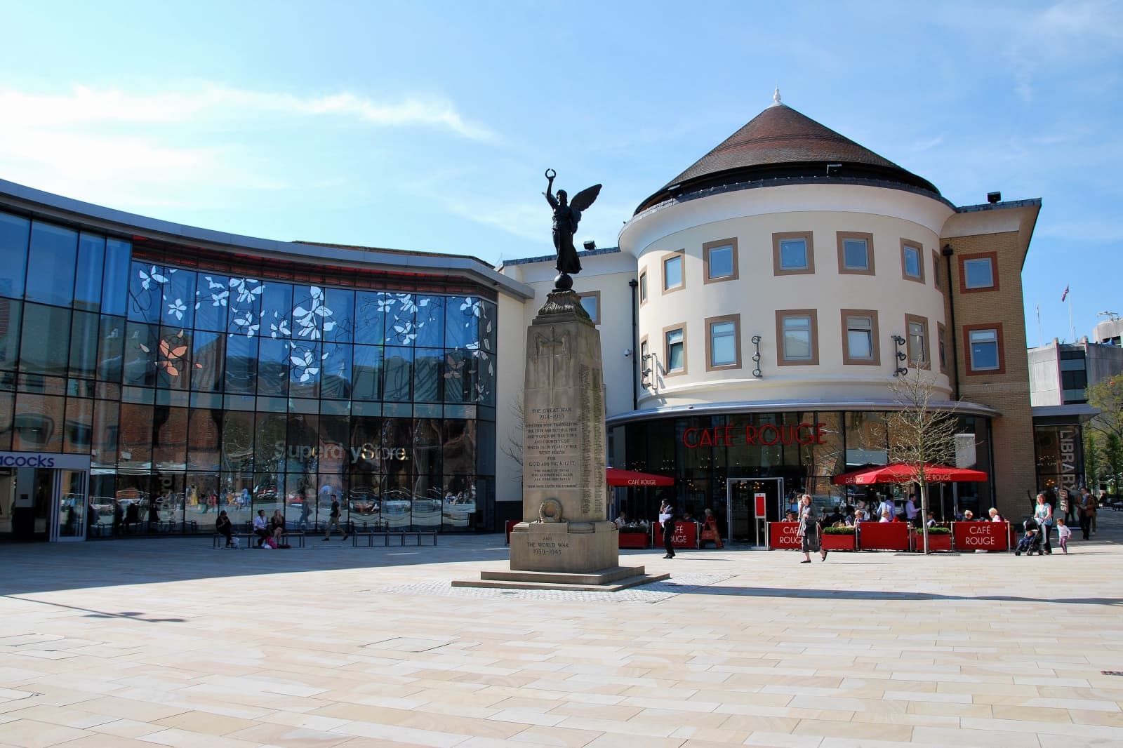 Living in West Byfleet - Area Guide | Foxtons