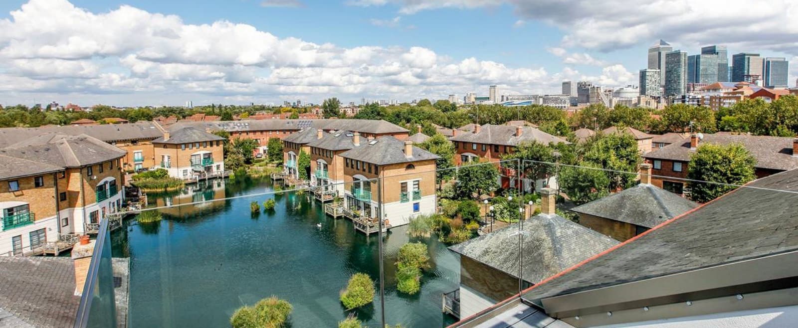 Living in Se16 - Area Guide | Foxtons