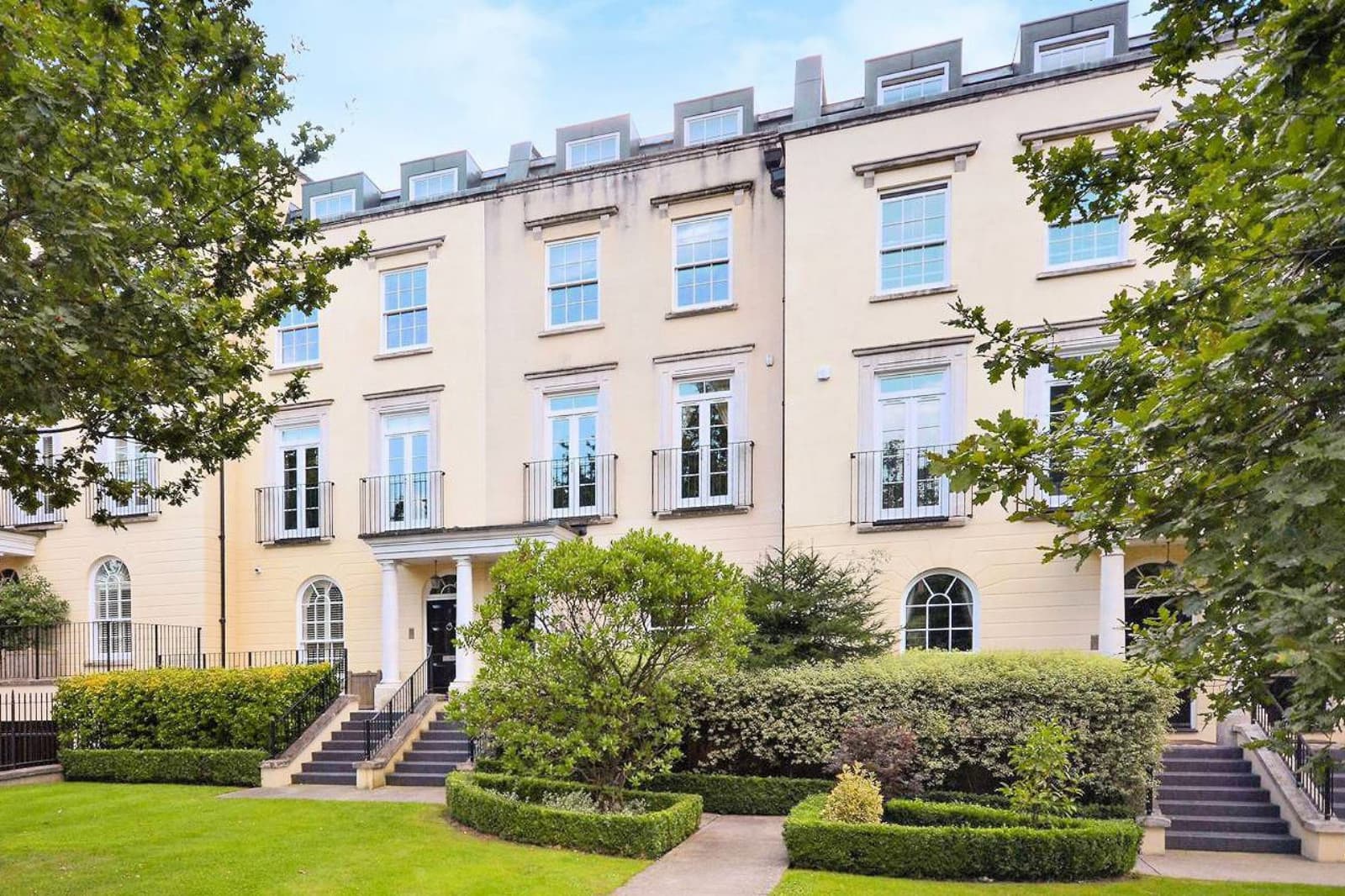 Living in Se26 - Area Guide | Foxtons