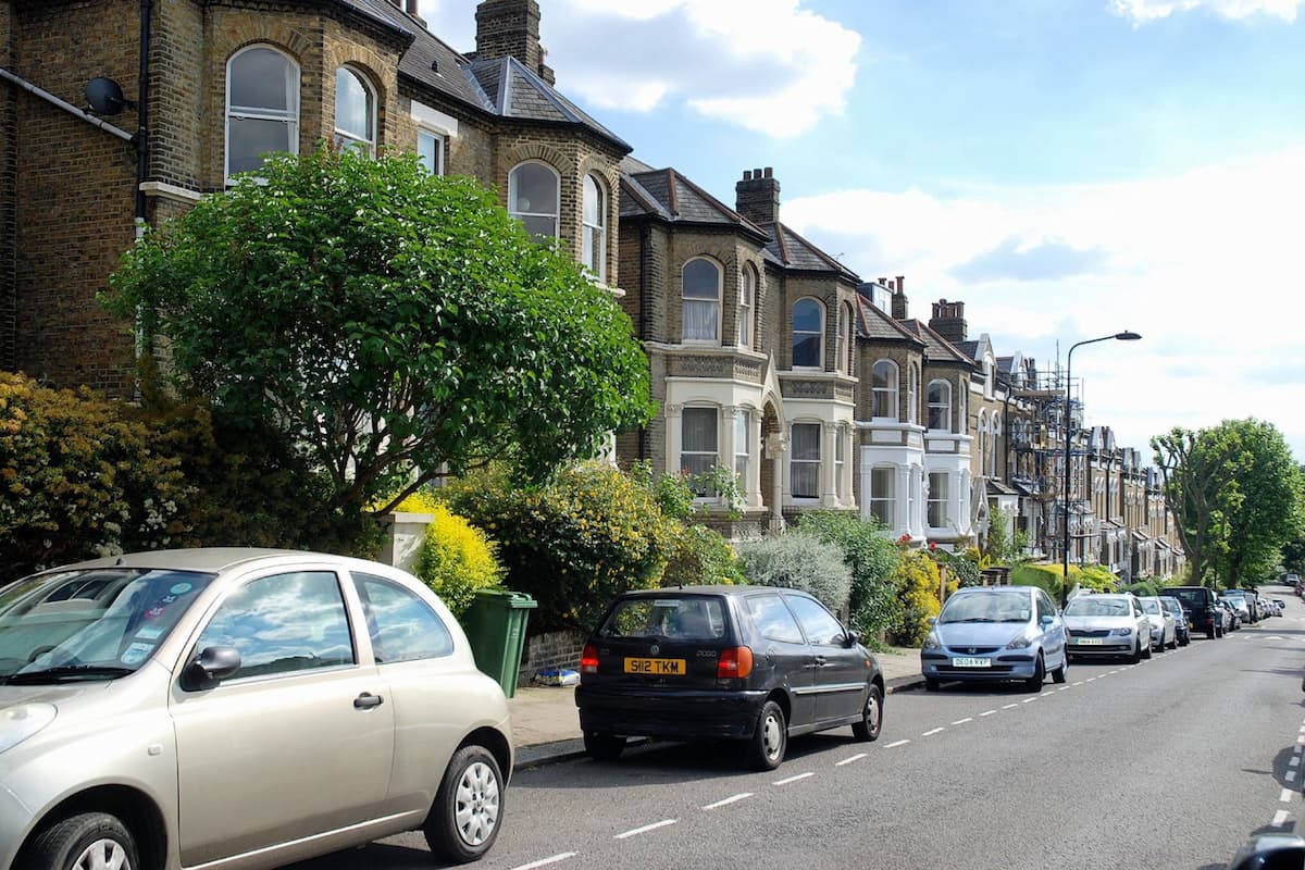Living in N17 - Area Guide | Foxtons