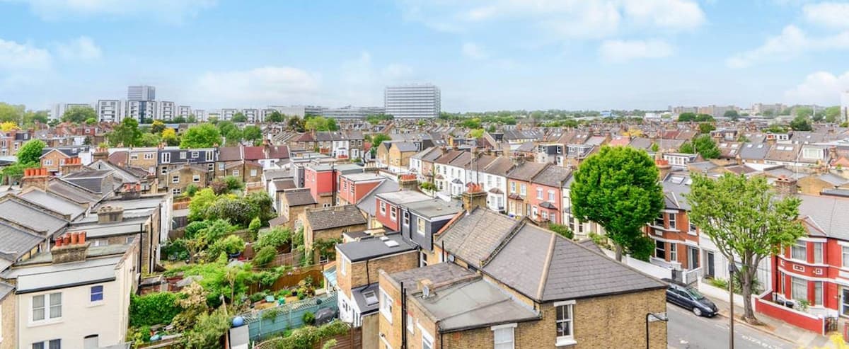 Living in W4 - Area Guide | Foxtons