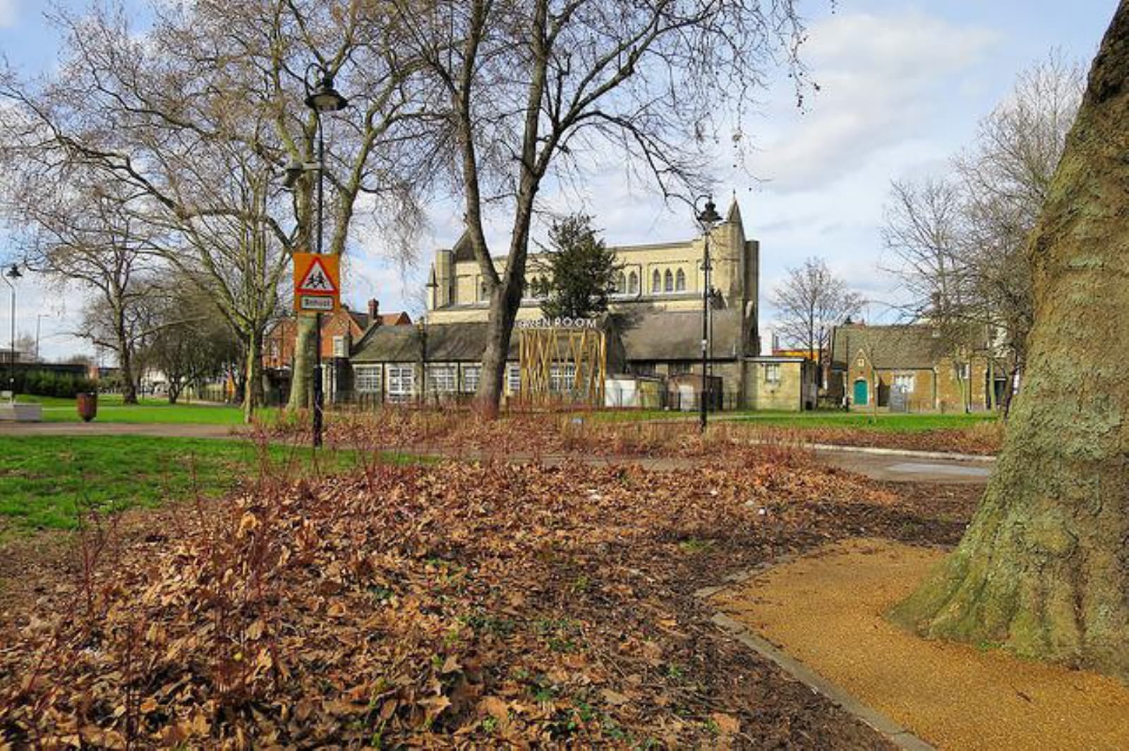 Living in N17 - Area Guide | Foxtons