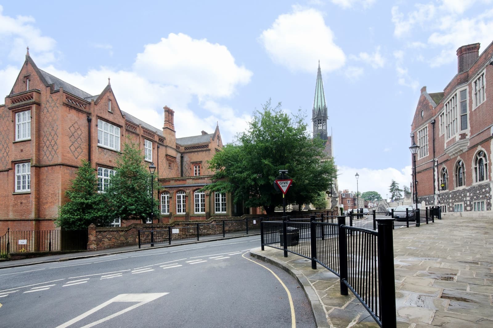 Living in Hatch End - Area Guide | Foxtons